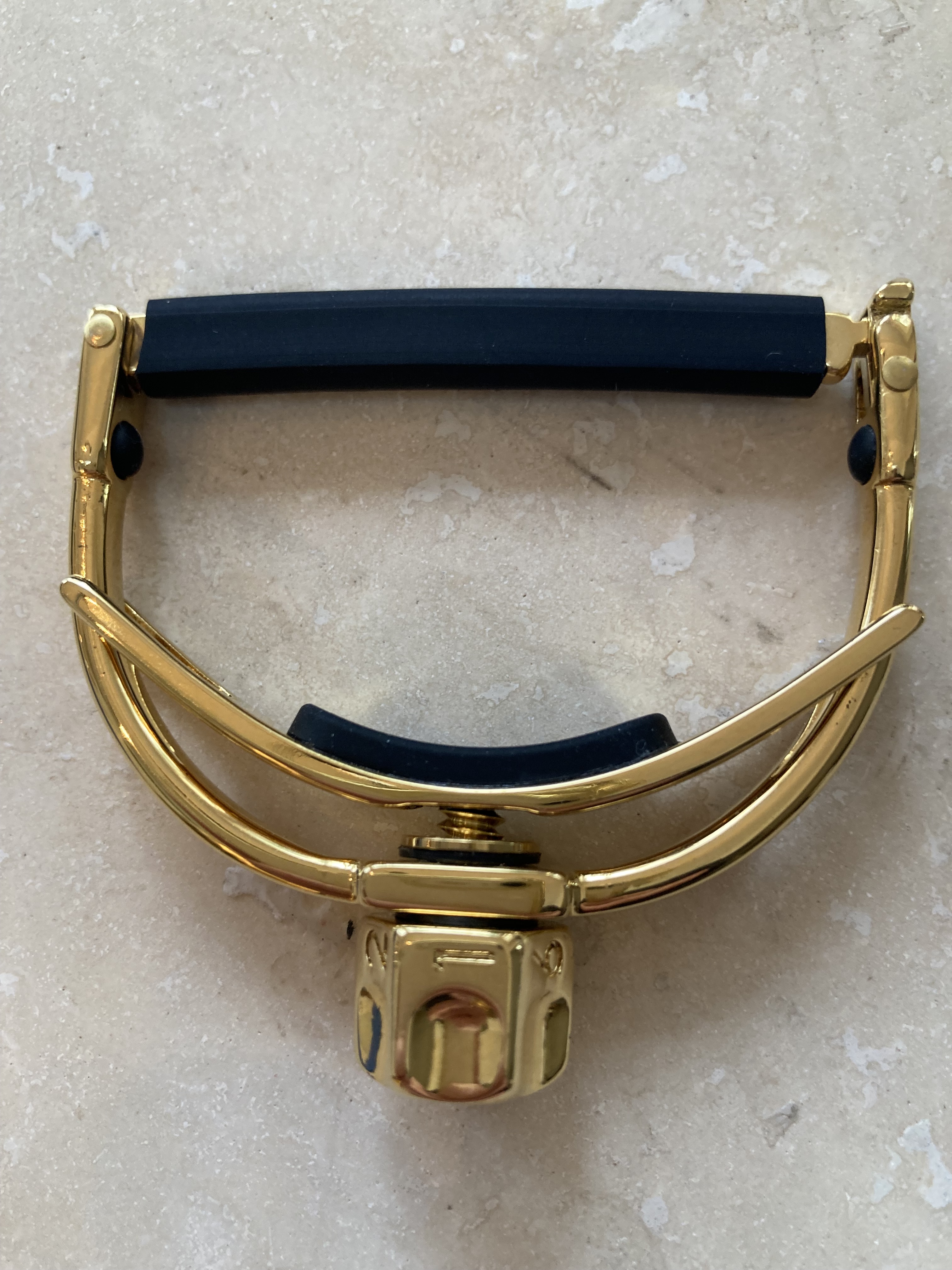 Gear Review of Two Yoke Capos: Shubb Fine Tune Royale F1g VS D’Addario ...